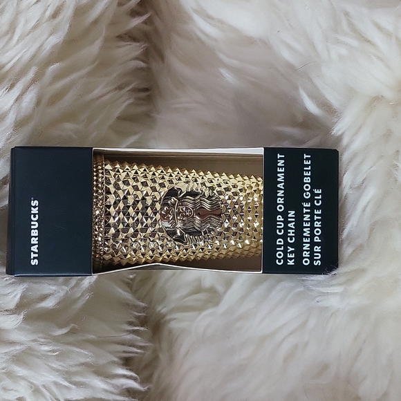 Starbucks | Other | Starbucks Metallic Gold Holiday Tumbler Keychain ...